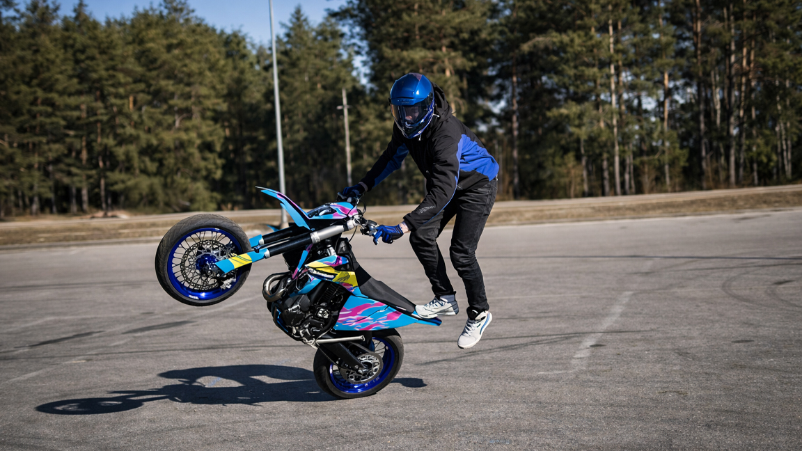 Final touch on my KTM 450 stunt beast
