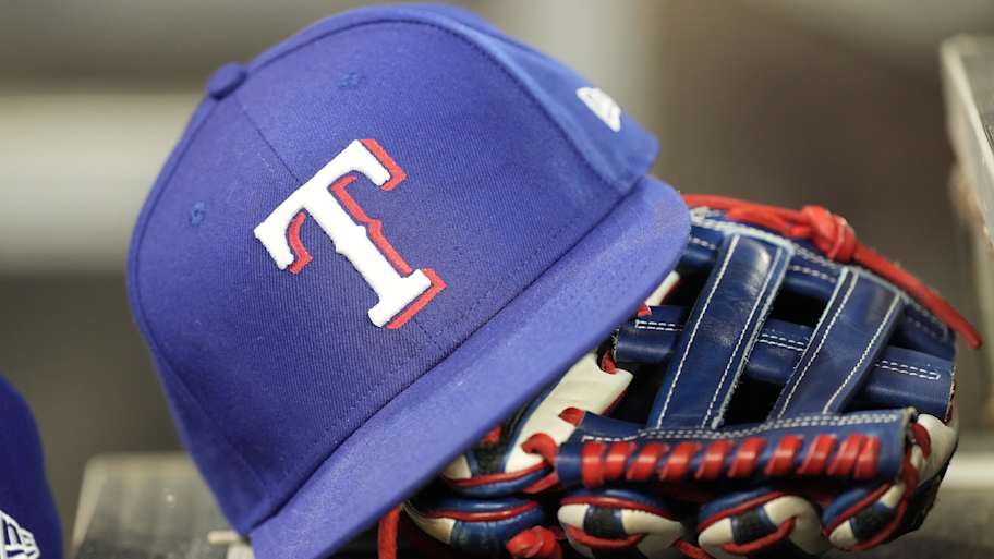 Rangers sign struggling former 1st-round pick away from Royals