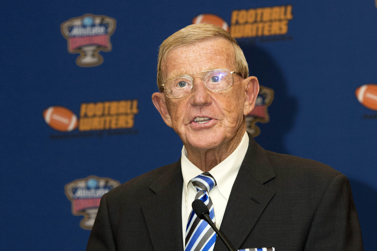 Fans demanding apology for 'disgusting' Lou Holtz death joke