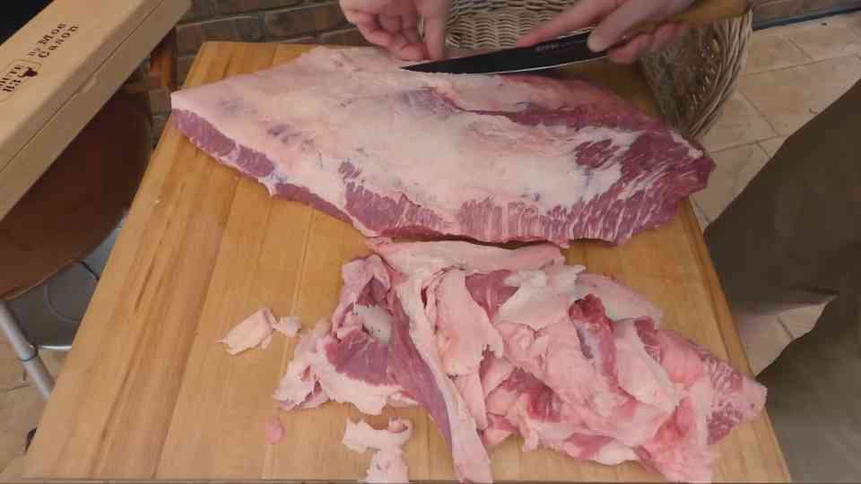 How to smoke brisket in the Weber kettle for beginners