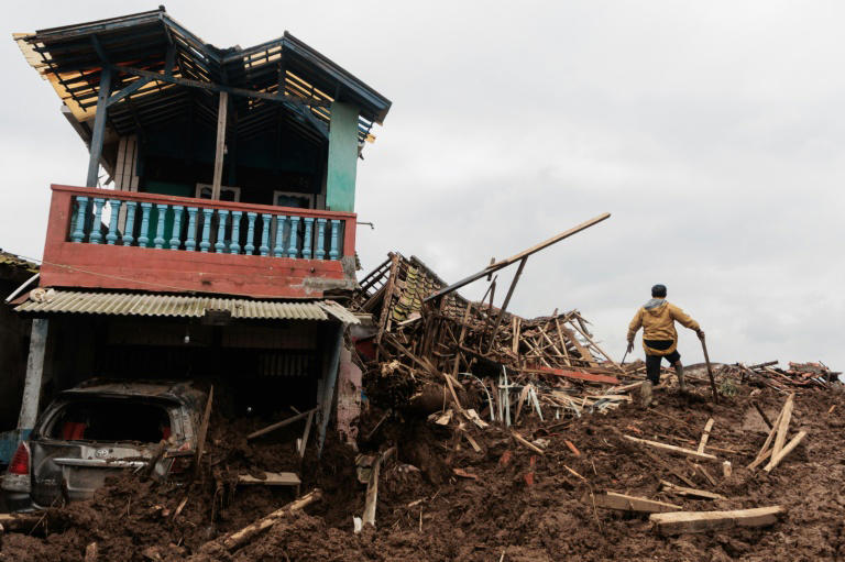 Indonesia landslide death toll rises to 44