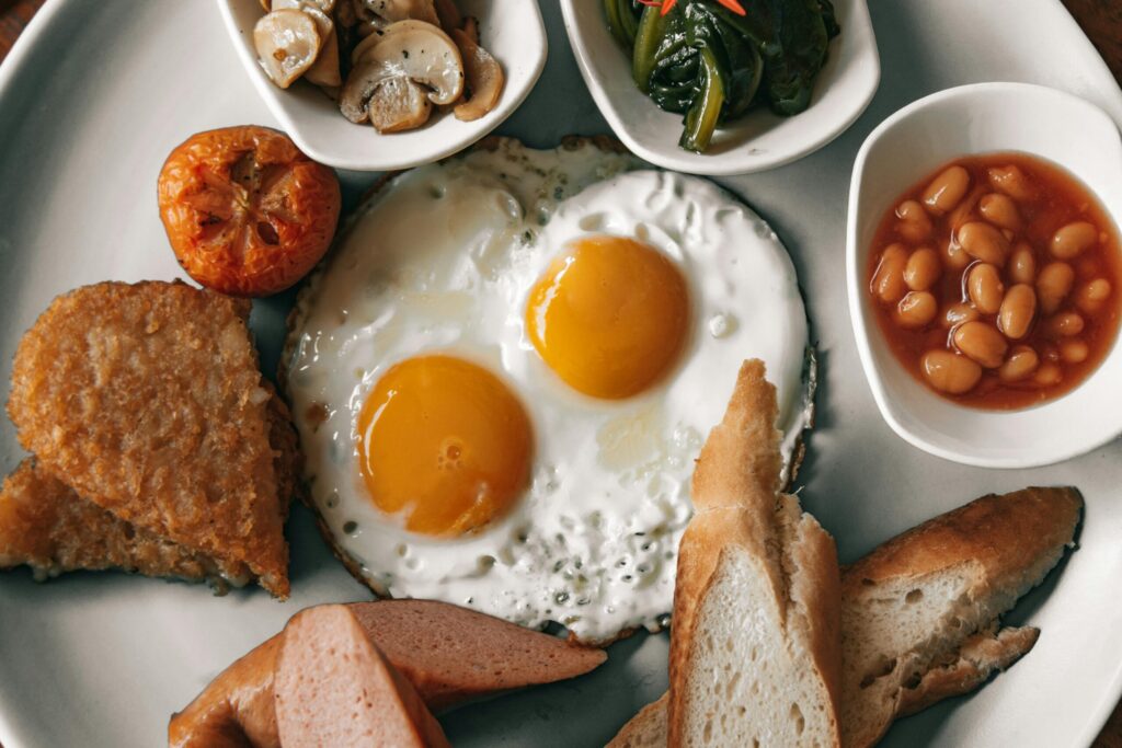 Breakfast vs dinner: Which is more appropriate for protein intake, and ...