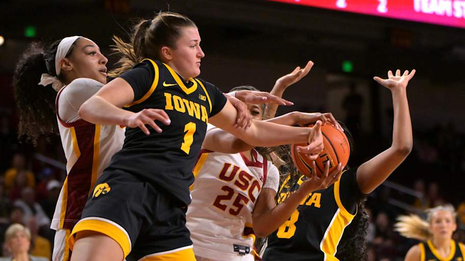 Iowa slips up, suffers first conference loss at USC