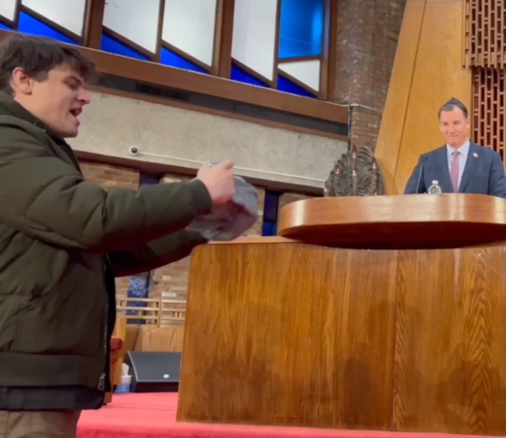 Lefty radicals storm Jewish temple and hurl obscenities, mock LI Dem ...
