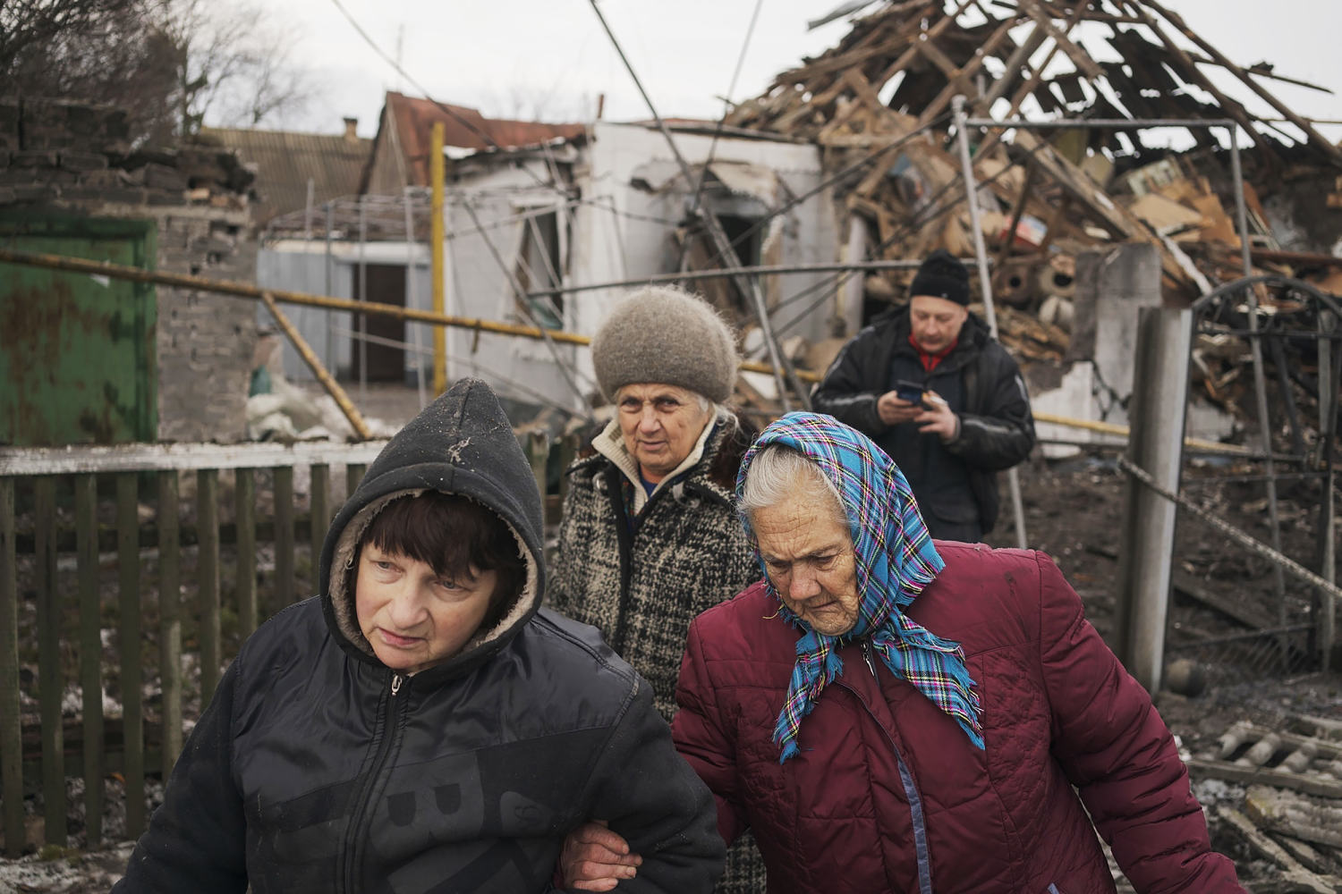 Confusion in Kyiv and Moscow after Trump says Putin agreed to pause ...