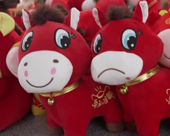 Factory mistake turns sad horse into smash hit