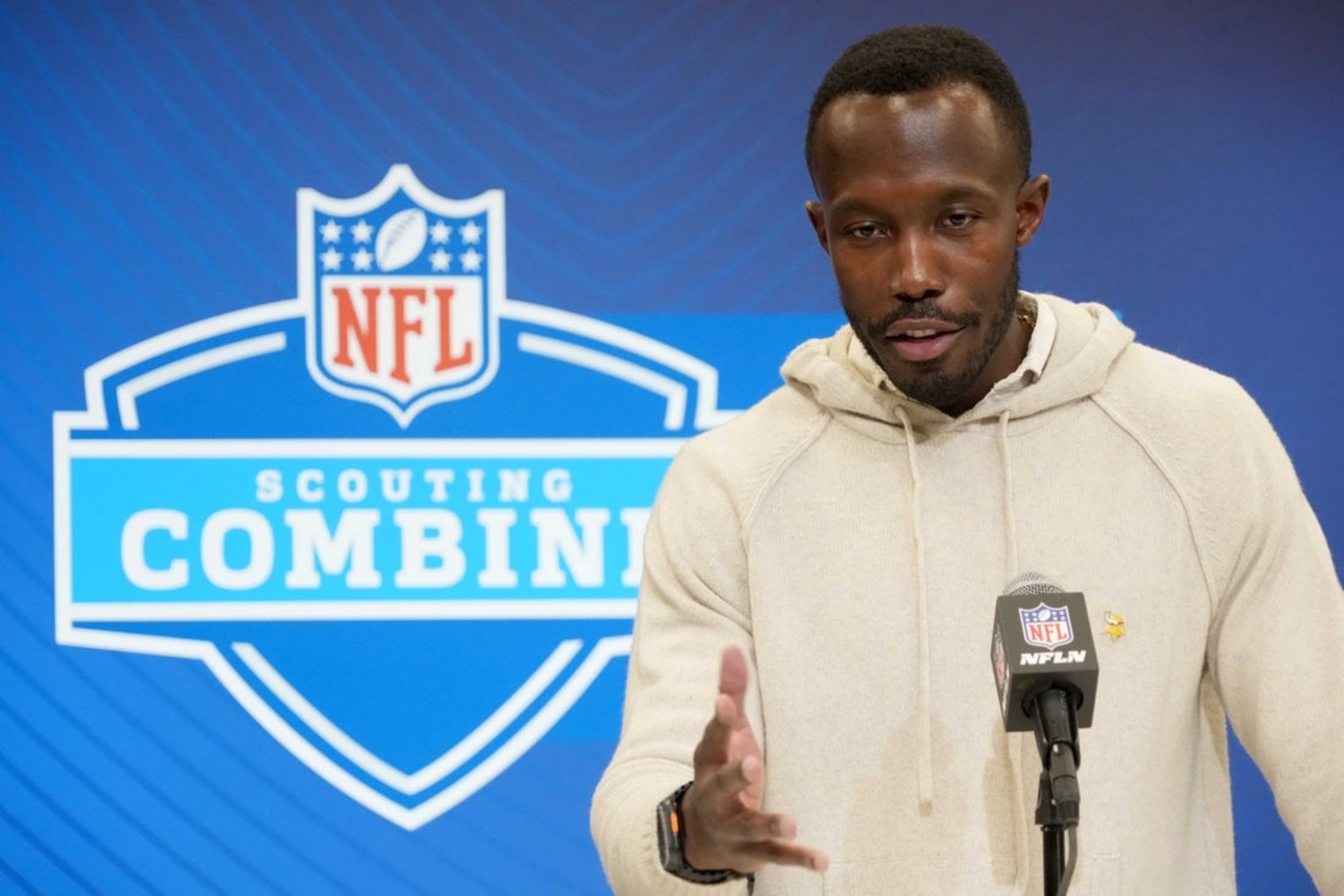 Vikings fire GM Kwesi Adofo-Mensah