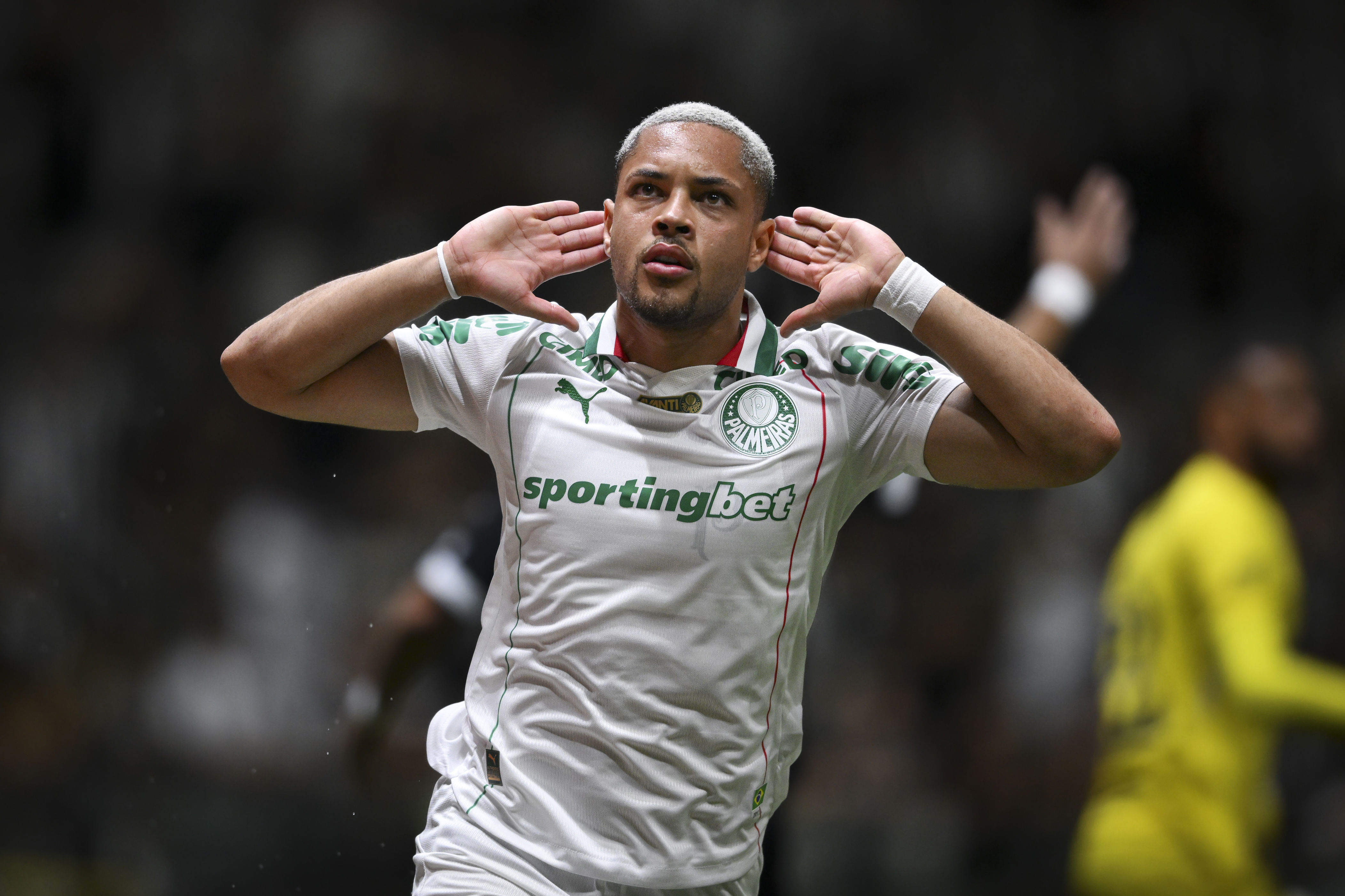 Deco reveals why Vitor Roque’s Barçelona chapter closed so quickly