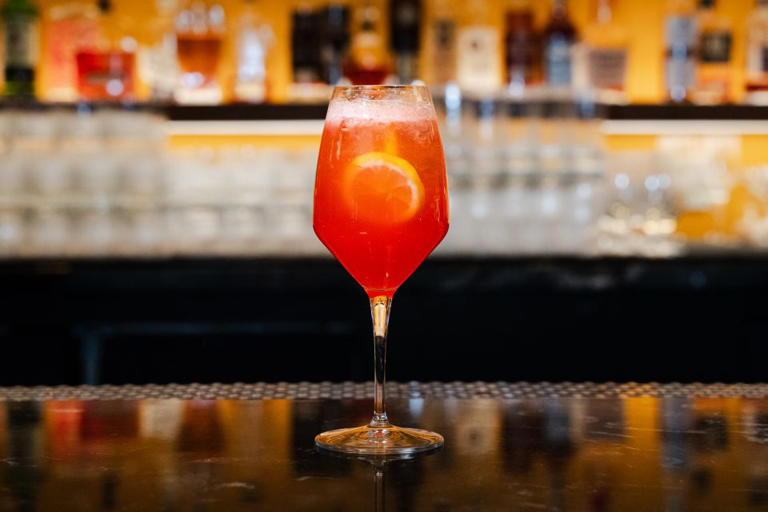 How to make a crafty Dry January mocktail they make on the Las Vegas Strip