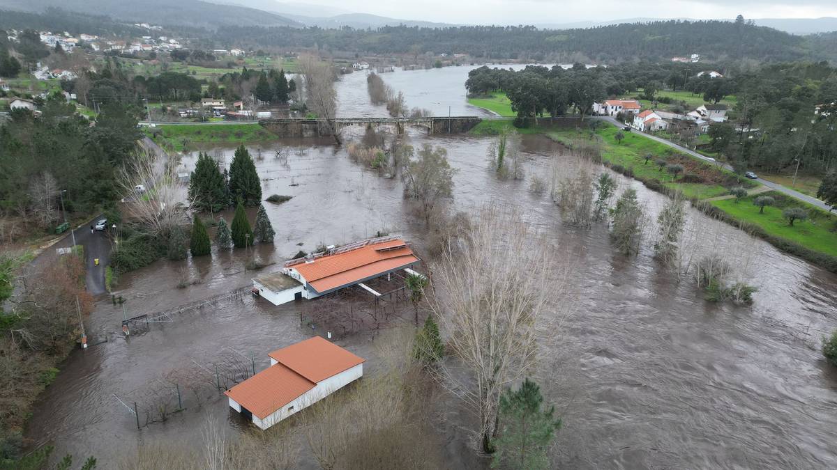 Depressão Kristin: Portugal ativa Copernicus para recolher imagens de ...