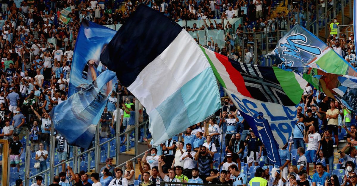 Olimpico vuoto, solo 3mila presenti: la protesta dei tifosi della Lazio ...