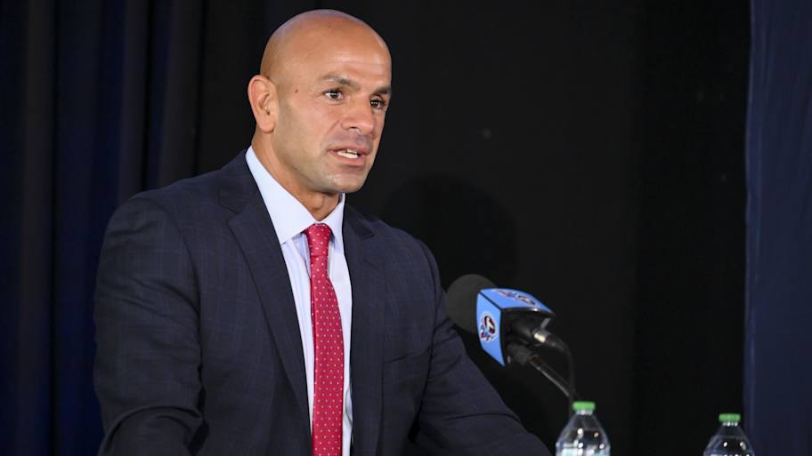 Titans' Robert Saleh Looks Add Unique Role to Defensive Staff