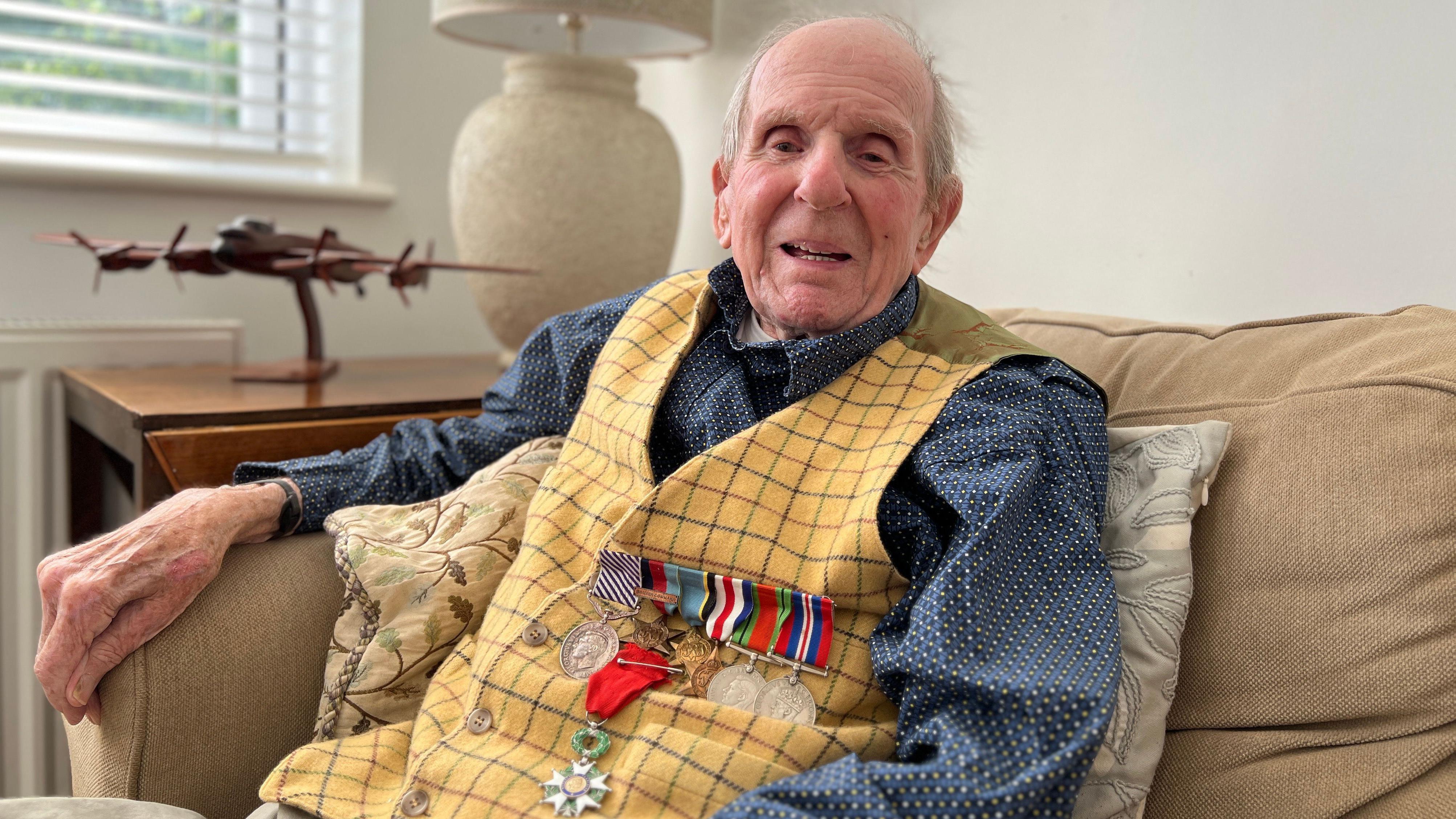 Hundreds attend funeral of 102-year-old WW2 veteran