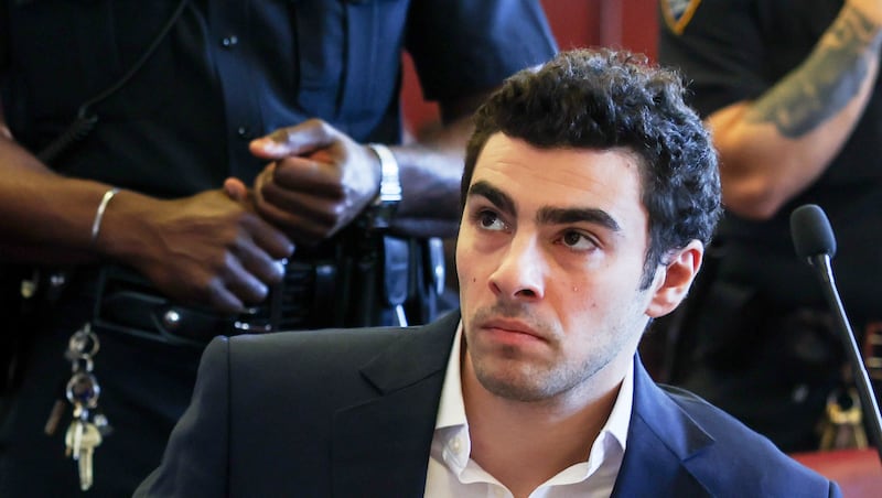 Judge blocks death penalty in Luigi Mangione case