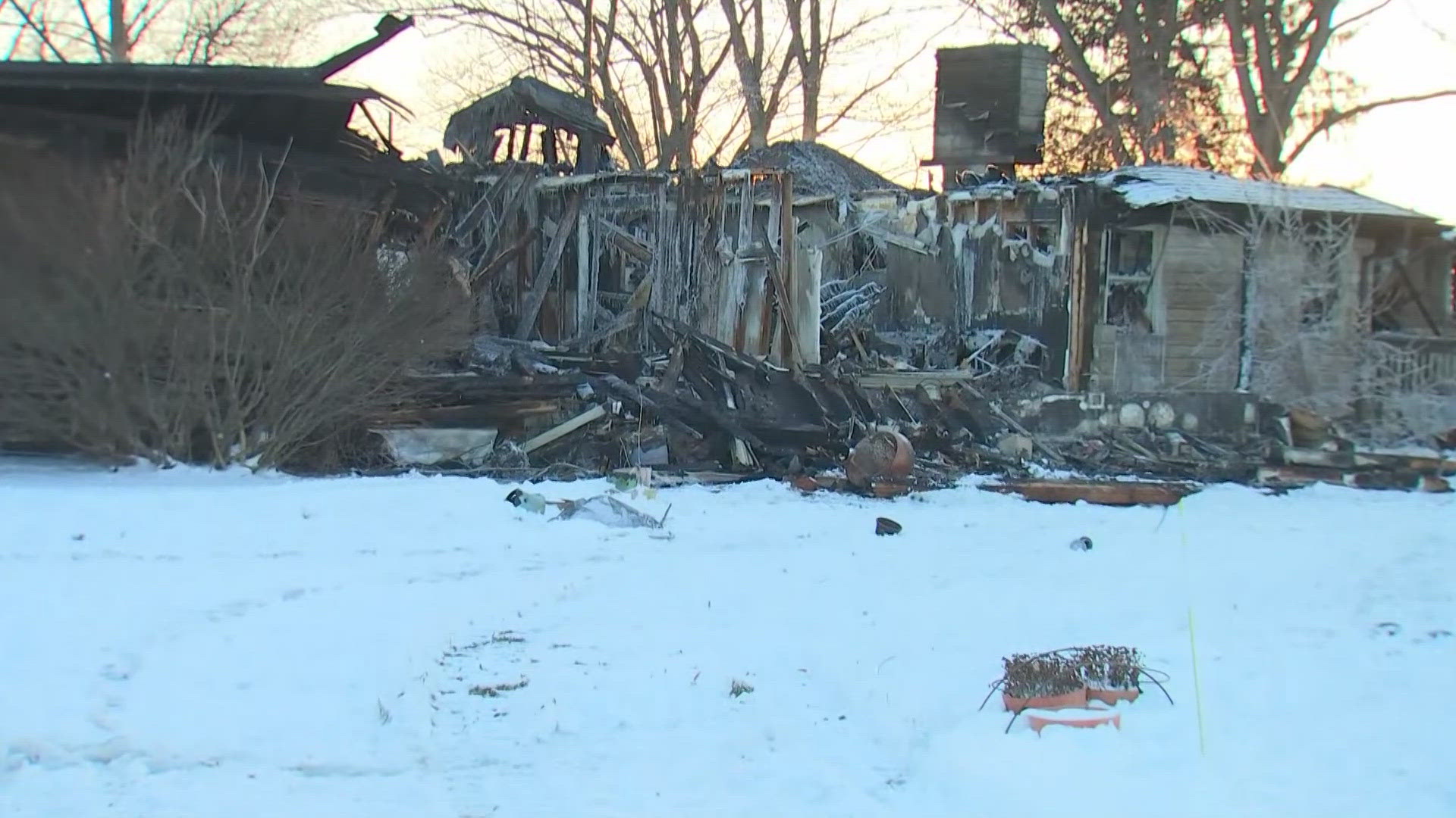4-year-old girl, 72-year-old woman killed in Marion house fire