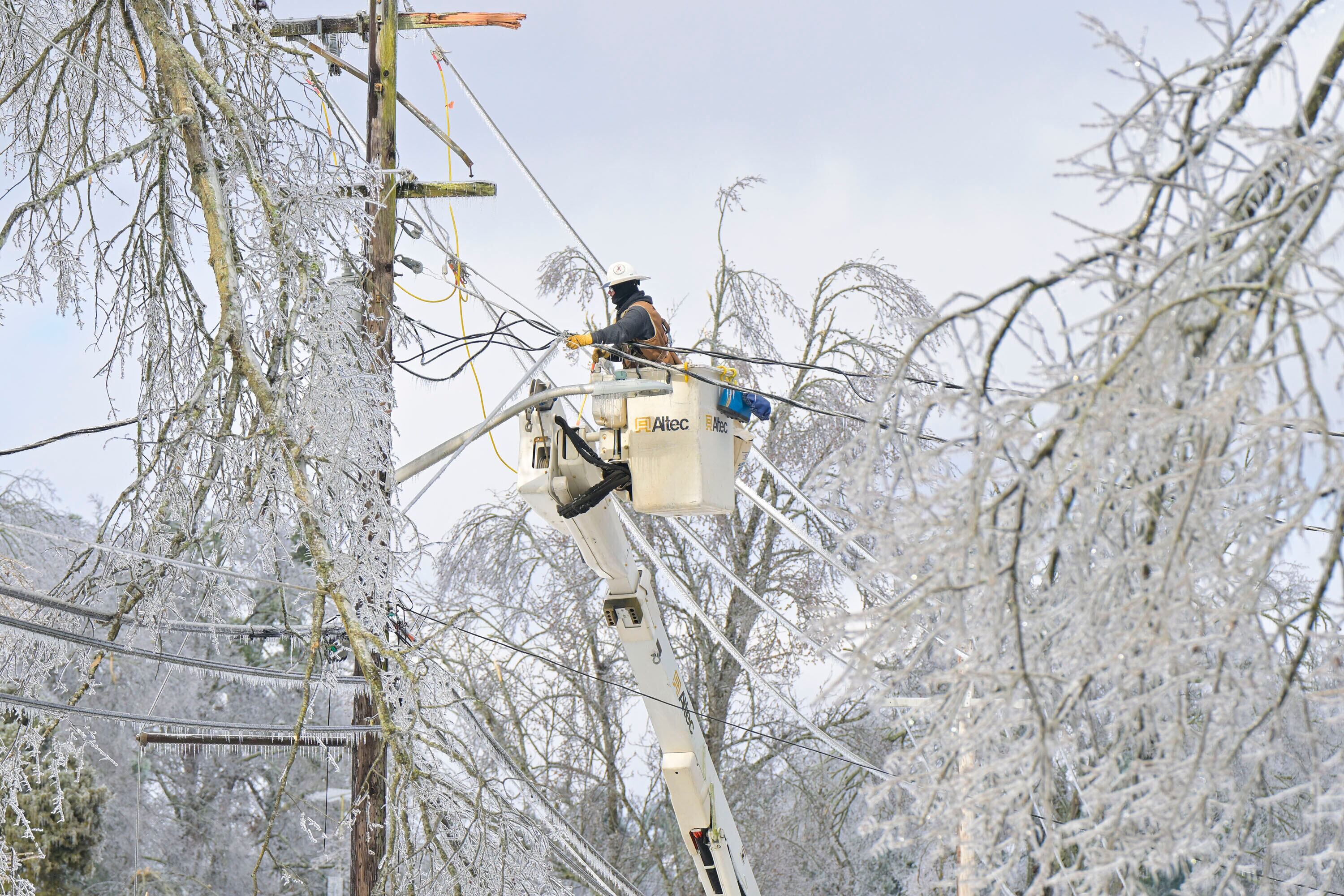 Winter storm death toll rises to 21, Gov. Reeves announces