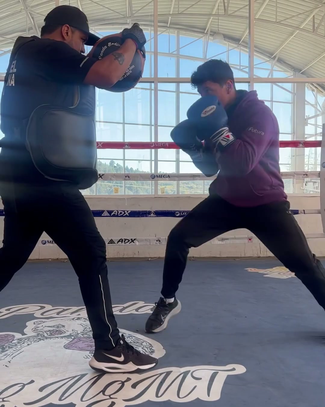 William Zepeda throwing some punishing shots on the focus mitt workout