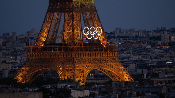 Athletes who won medals in both summer and winter Olympics