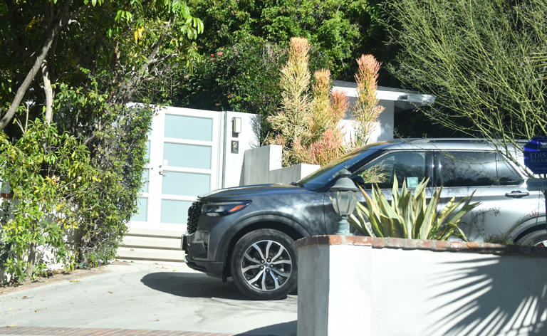 Catherine O’Hara was having difficulty breathing before being rushed to ...