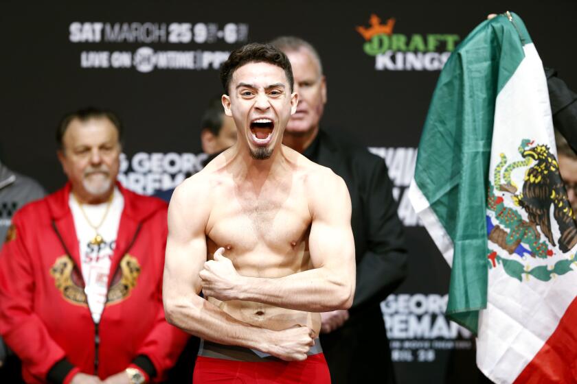 'Rayo' Valenzuela explica su llegada a la nueva empresa Zuffa Boxing y ...