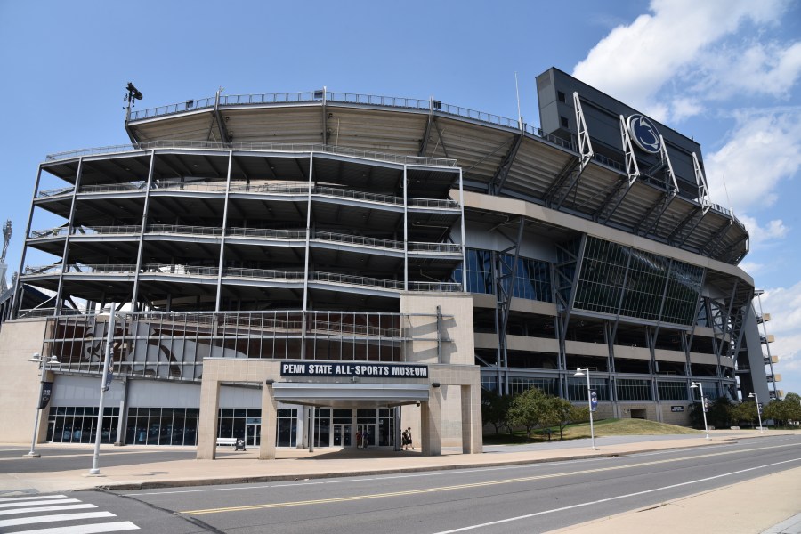 Penn State women’s hockey wins first Beaver Stadium game