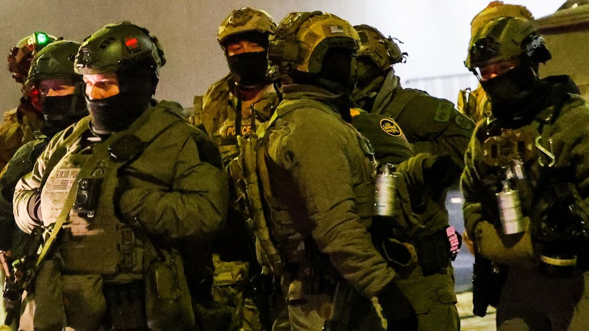 Border Patrol agent arrested