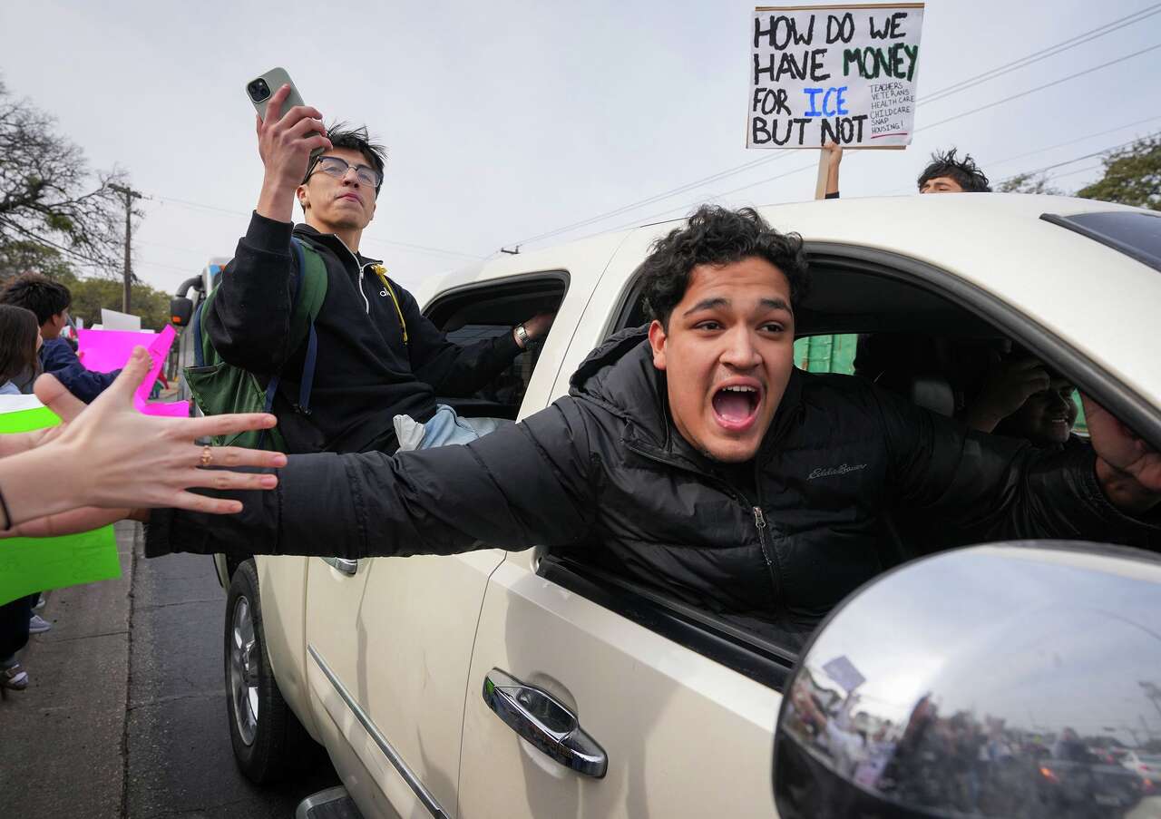 Austin ISD rolls out new protest rules after anti-ICE student walkouts ...