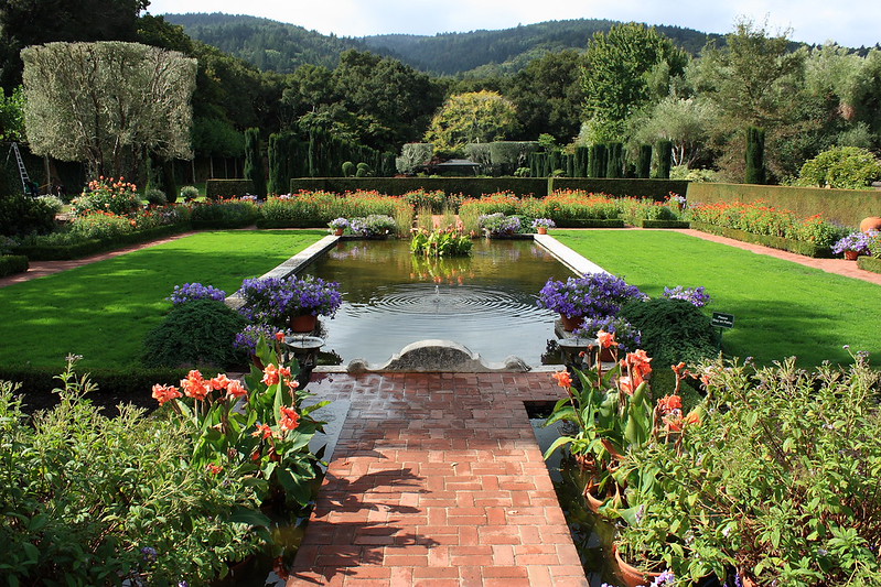 17 spring trips built around gardens, blooms, and pretty town centers