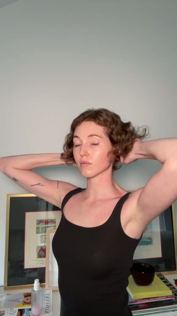 4 minute lymphatic face massage to depuff hooded eyes