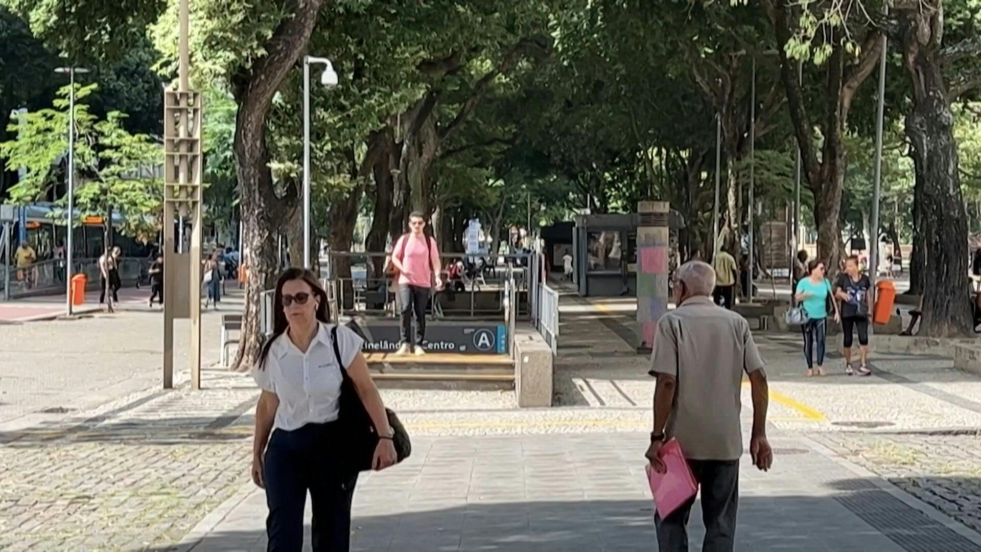 Desemprego no Brasil caiu para 5,6% em 2025, menor índice da série ...