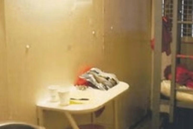 Chilling images of inside Jeffrey Epstein's jail cell released after he ...