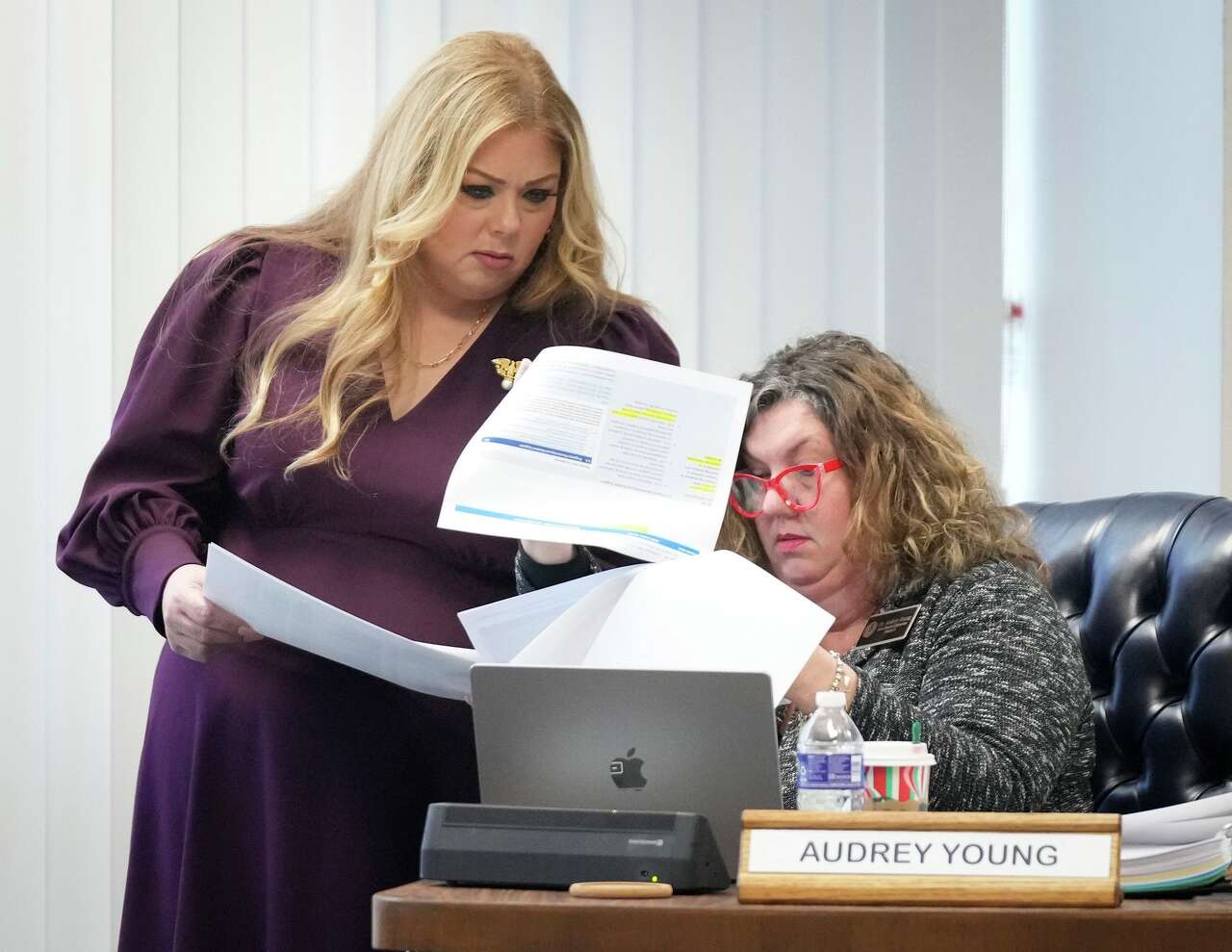 Texas SBOE advances sweeping social studies overhaul, as critics warn ...