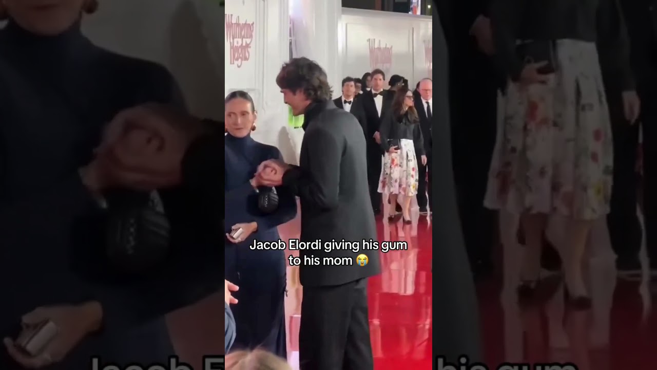 #JacobElordi da chicle masticado su mamá en la alfombra roja de # ...