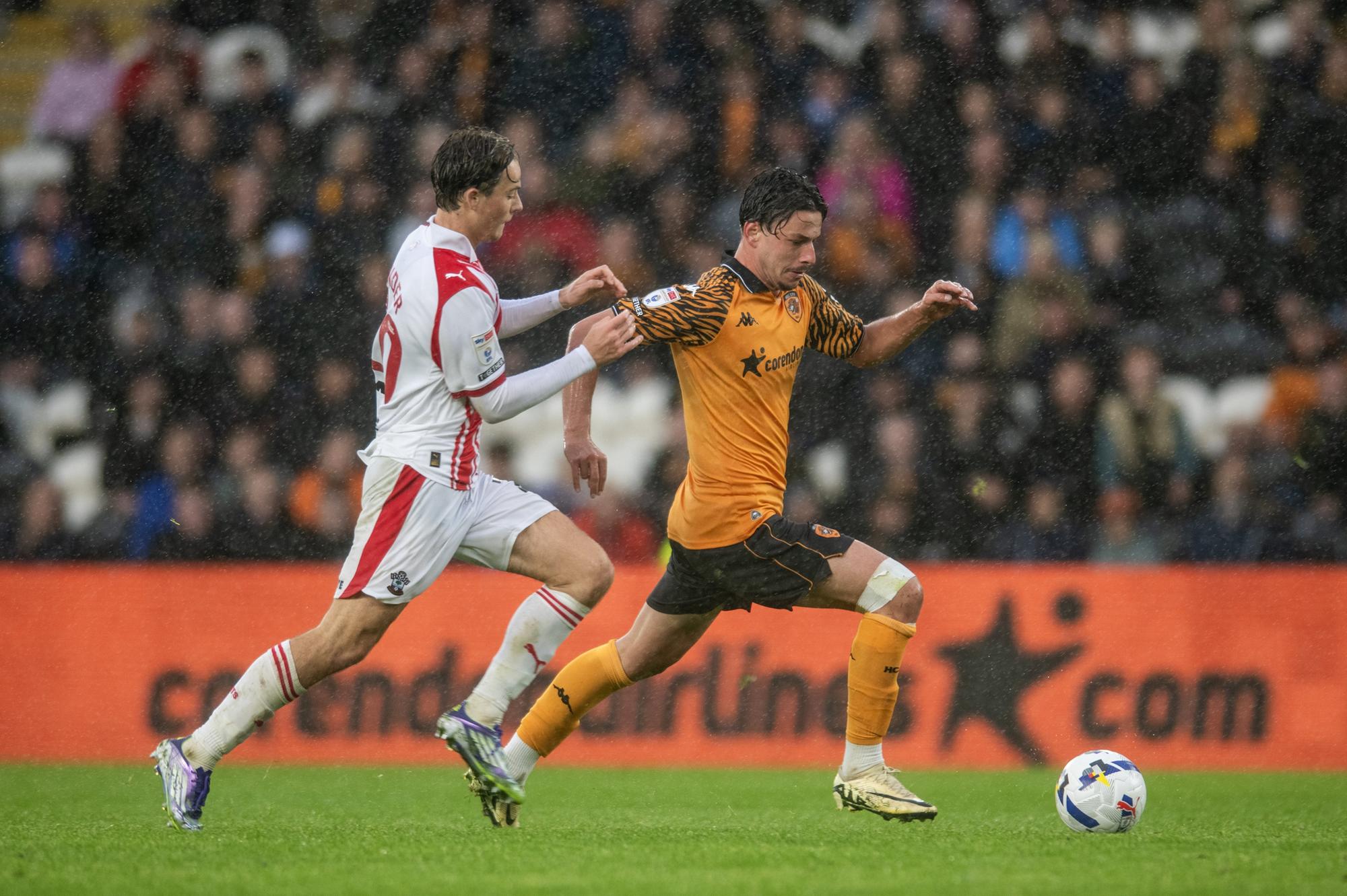 Hull City transfer news: Injury-hit striker loaned to sort out knee ...