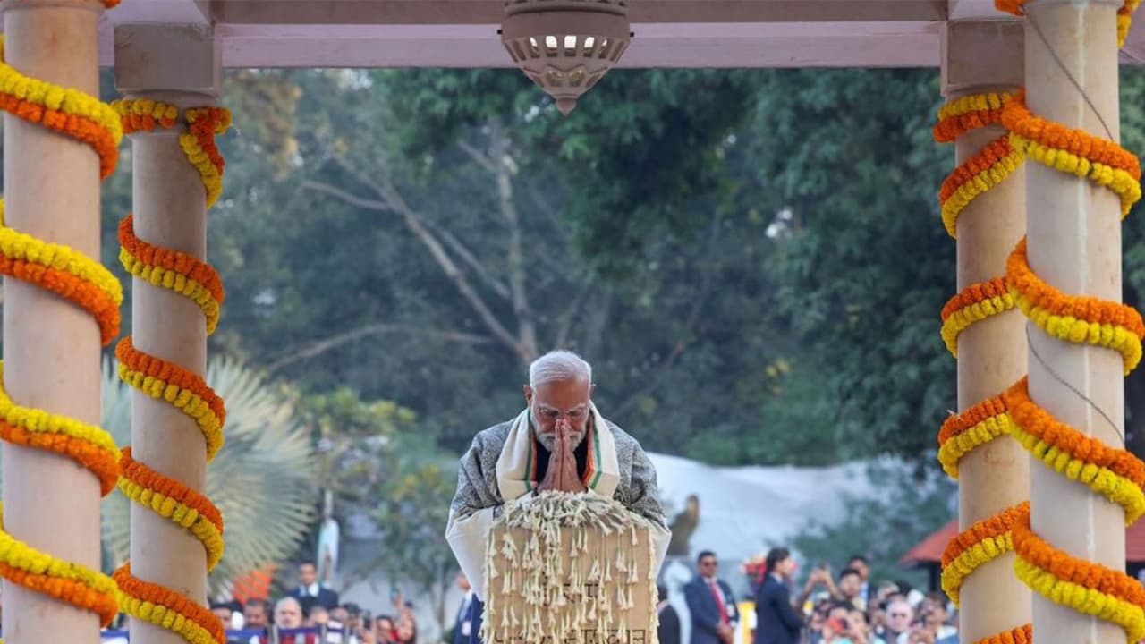 PM Modi attends prayer meeting at Gandhi Smriti, says Bapu gives hope