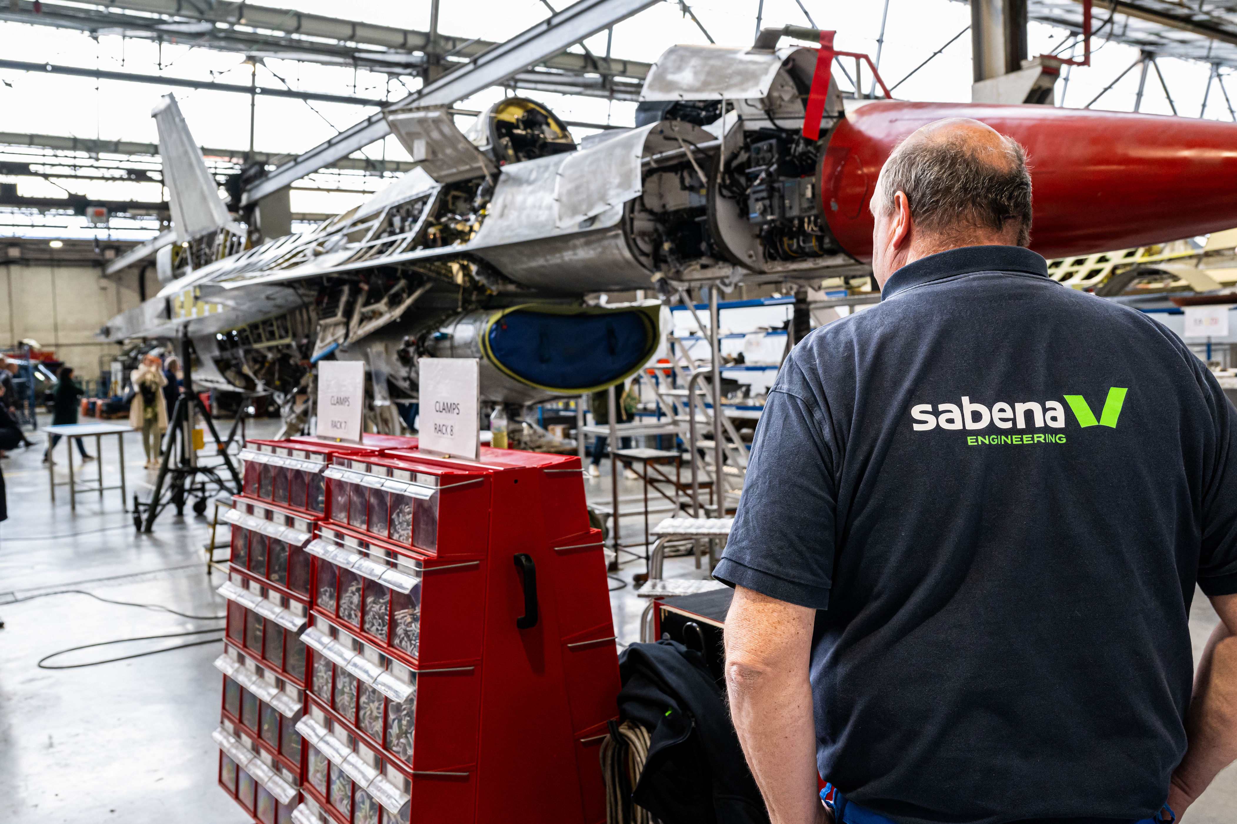 Invasion de l'Ukraine - Sabena Engineering va assurer l'entretien des F ...