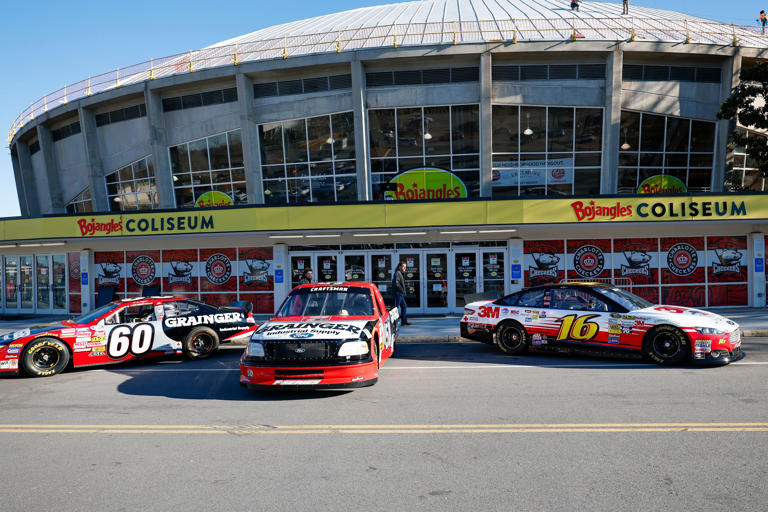 NASCAR's Greg Biffle wasn't flying his plane before crash that killed ...