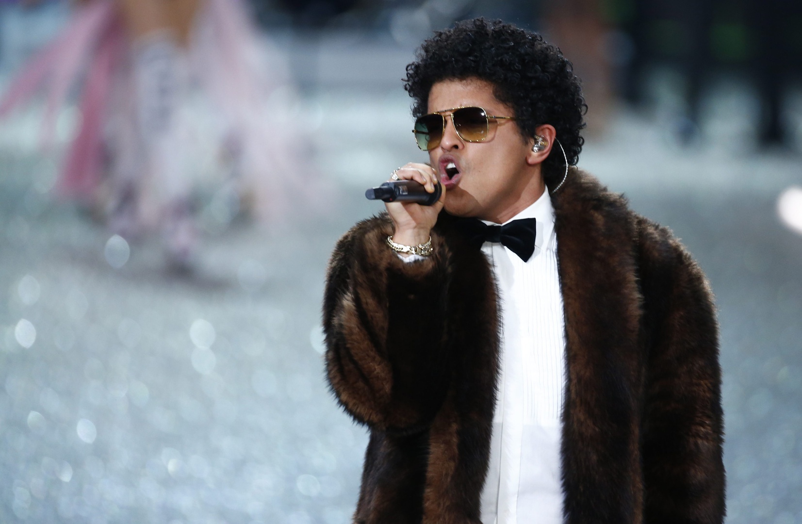 Bruno Mars, entre los artistas confirmados para actuar en la gala de ...