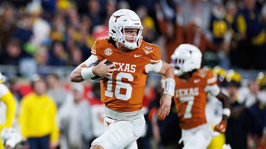 Here's what the Texas Longhorns offensive depth chart could look like ...