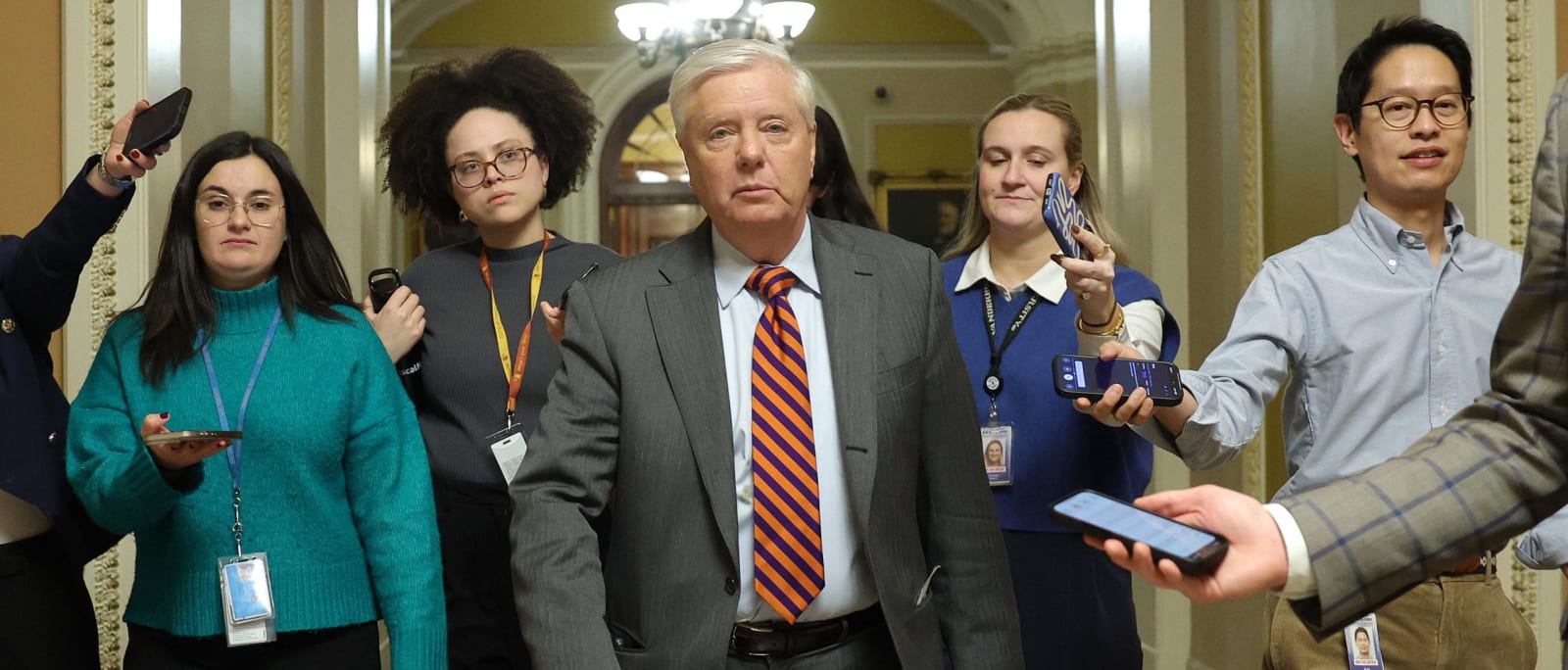 Lindsey Graham holds up Trump-backed spending package over sanctuary ...