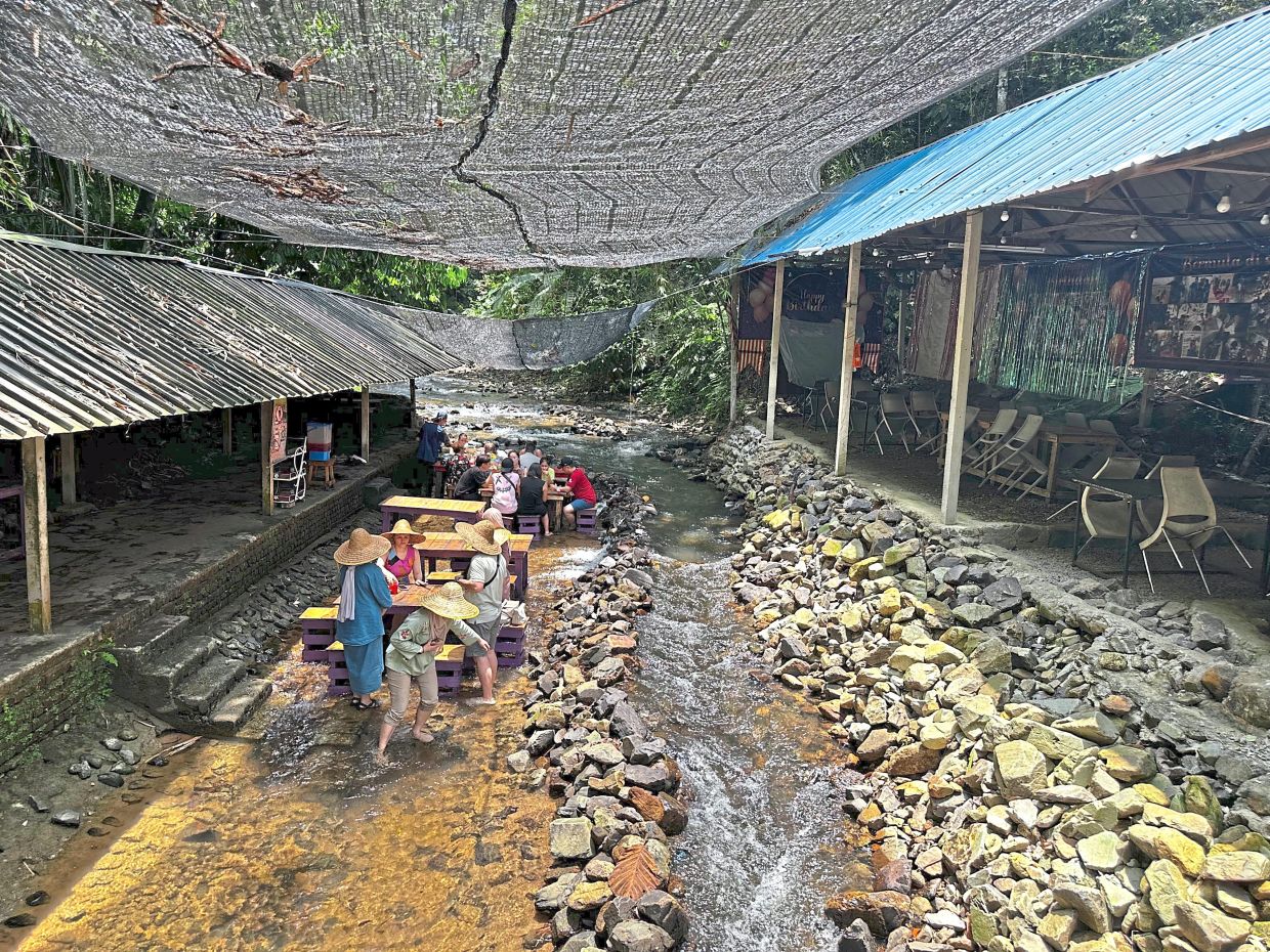 Temporary permits for Sg Kemensah businesses