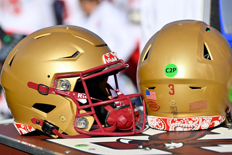 Dolphins hire Boston College offensive line coach Matt Applebaum