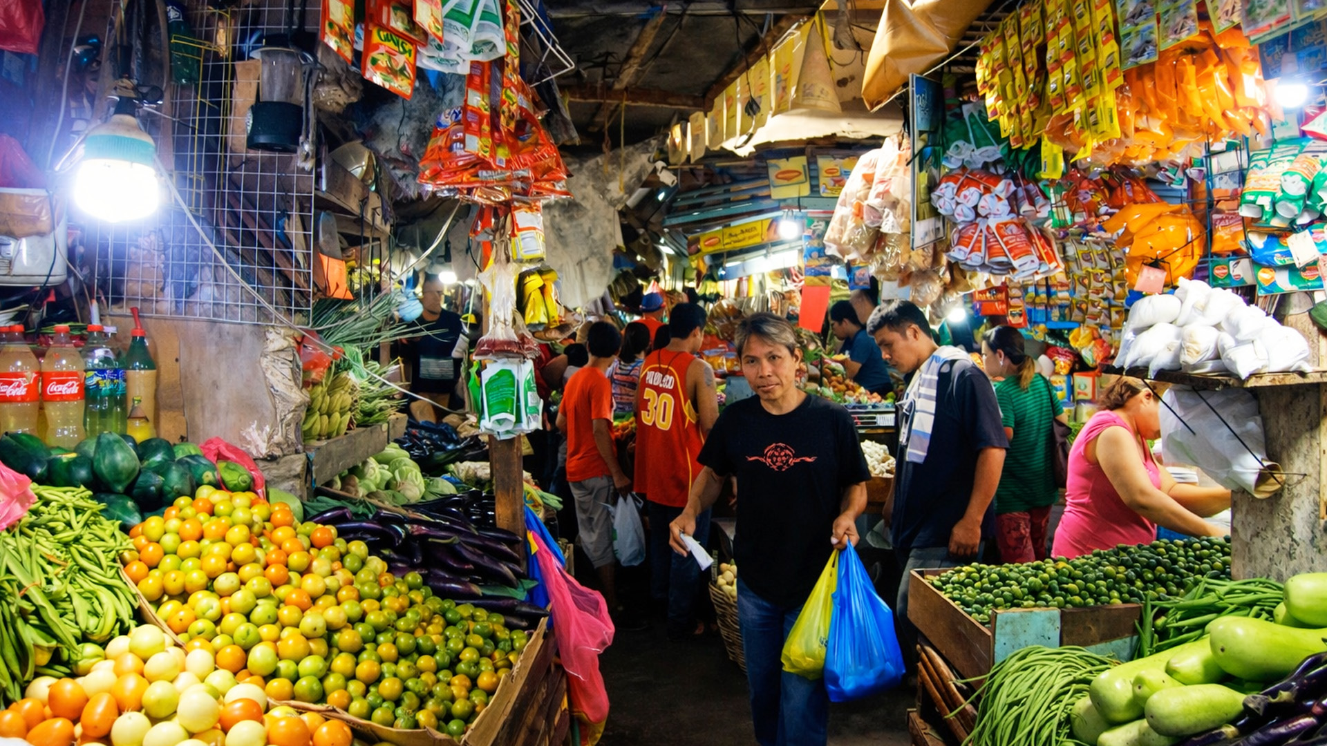 Suasana di dalam Pasar Umum Puerto Princesa