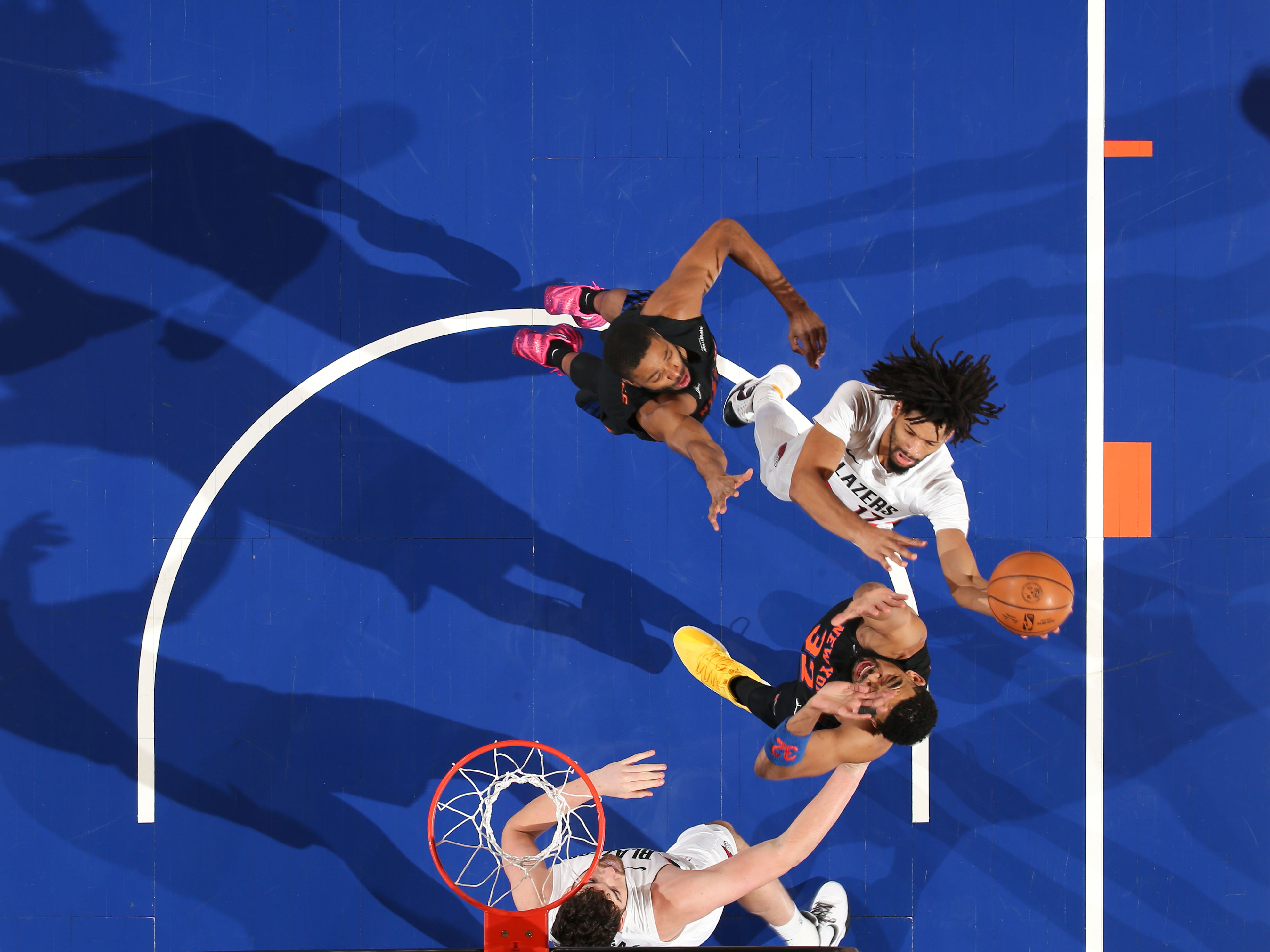 Knicks blow out Blazers