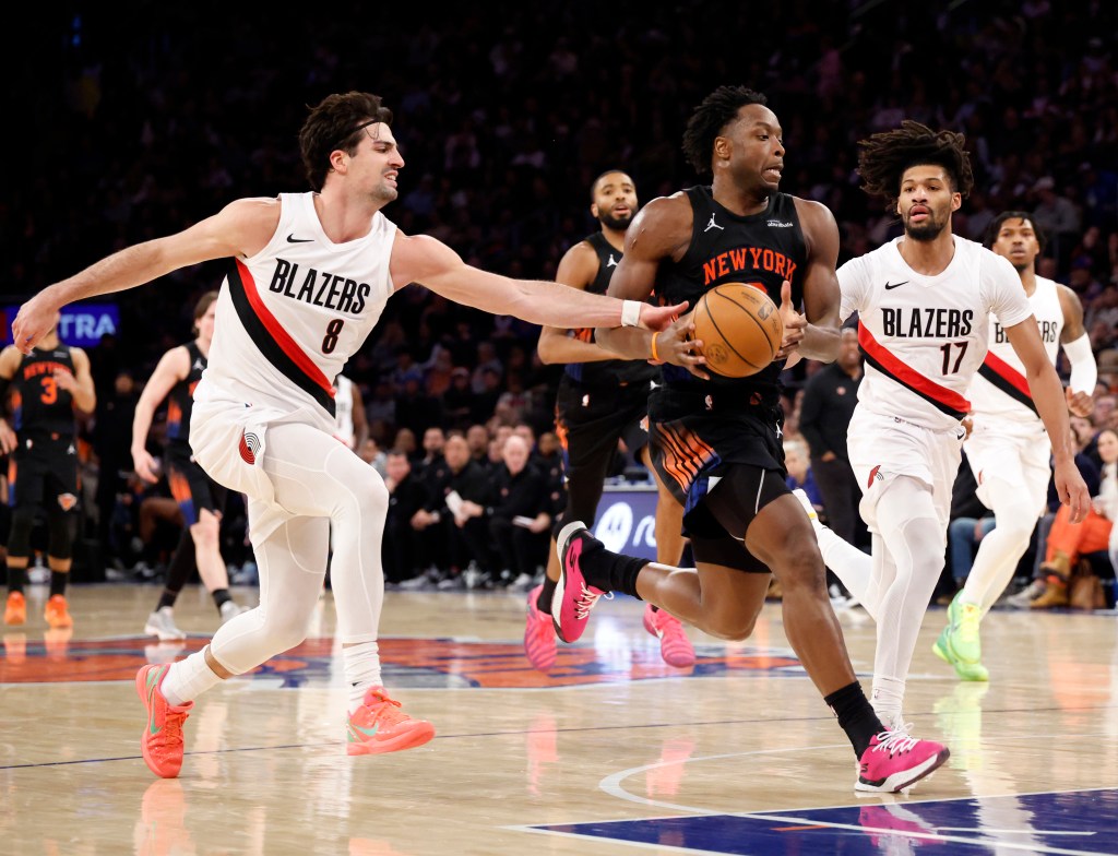 Suddenly red-hot Knicks pick up fifth win in a row with dominant ...