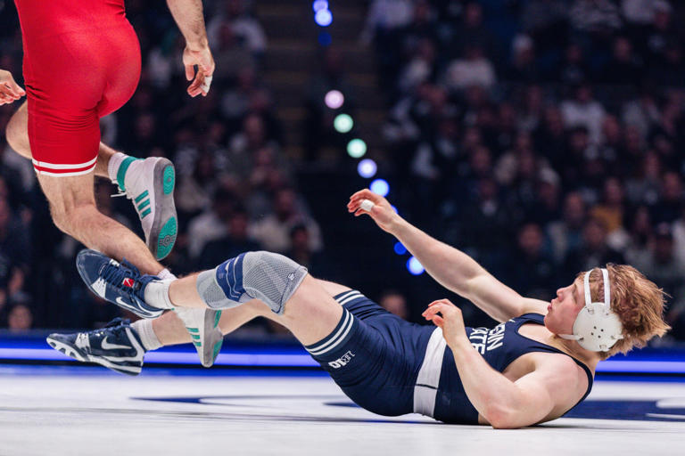 Powerhouse Penn State dusts No. 5 Nebraska 26-12, winning seven bouts ...