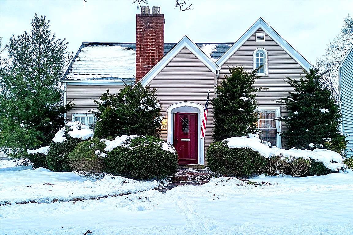 View select homes built before 1930s in Erie area in January galleries