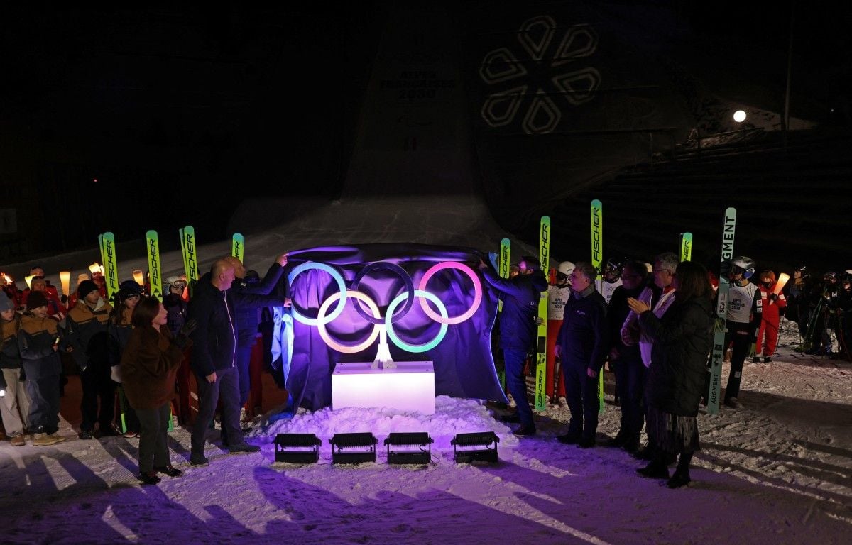 A Courchevel, les anneaux olympiques des JO de 2030 sont bien arrivés