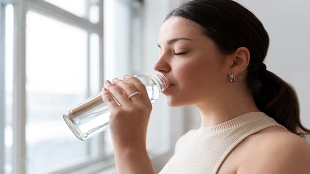 Do you drink water right after eating? Here’s why it may harm digestion