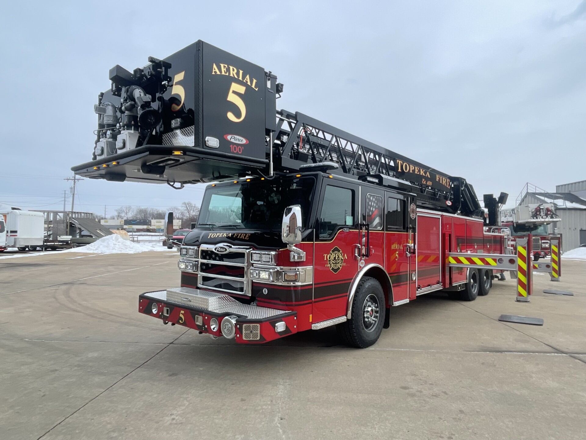 Topeka Fire Department unveils new Aerial 5 fire engine